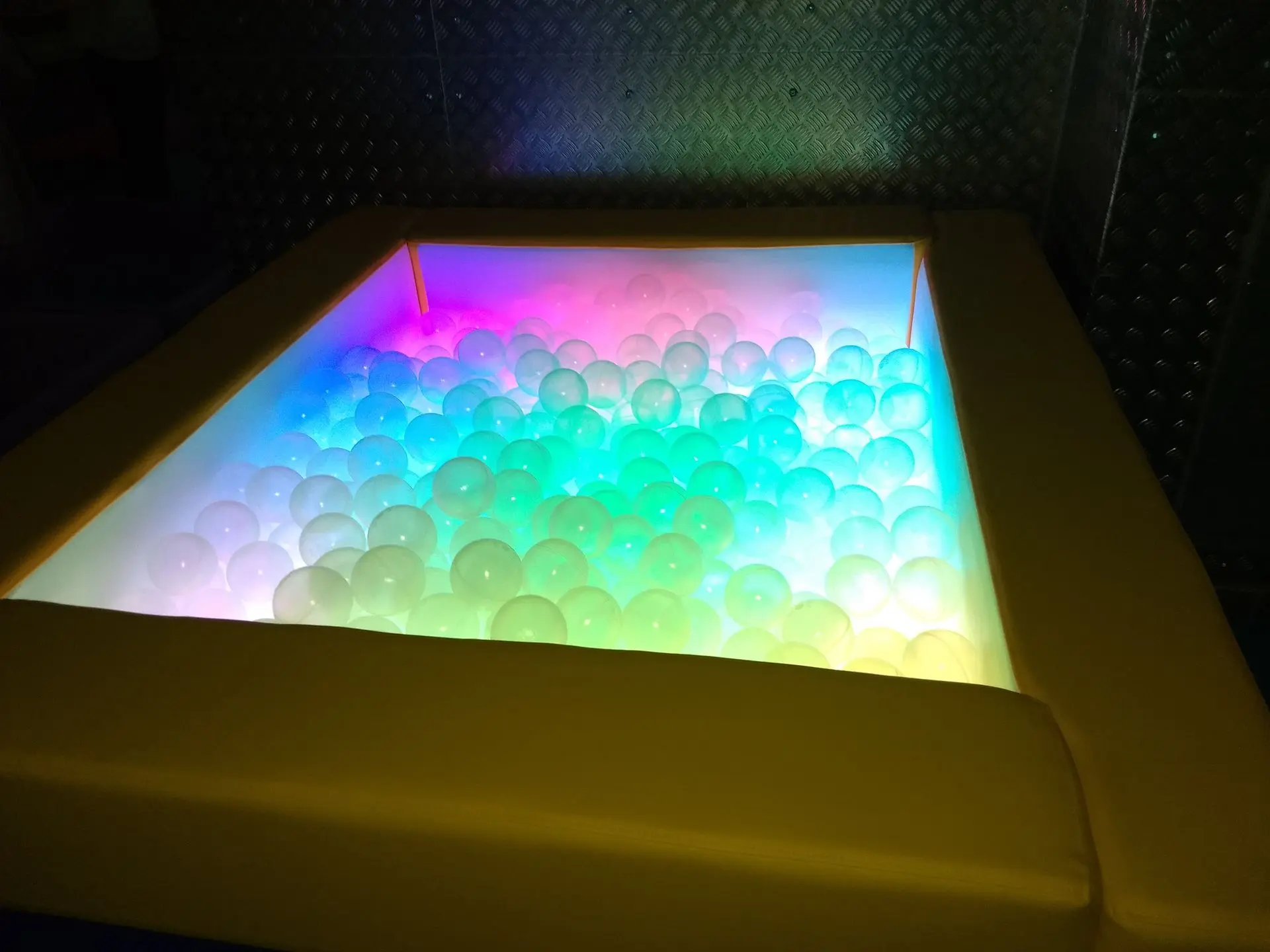 Piscina de Bolas Interactiva Sense. Un mundo de estimulación sensorial ...